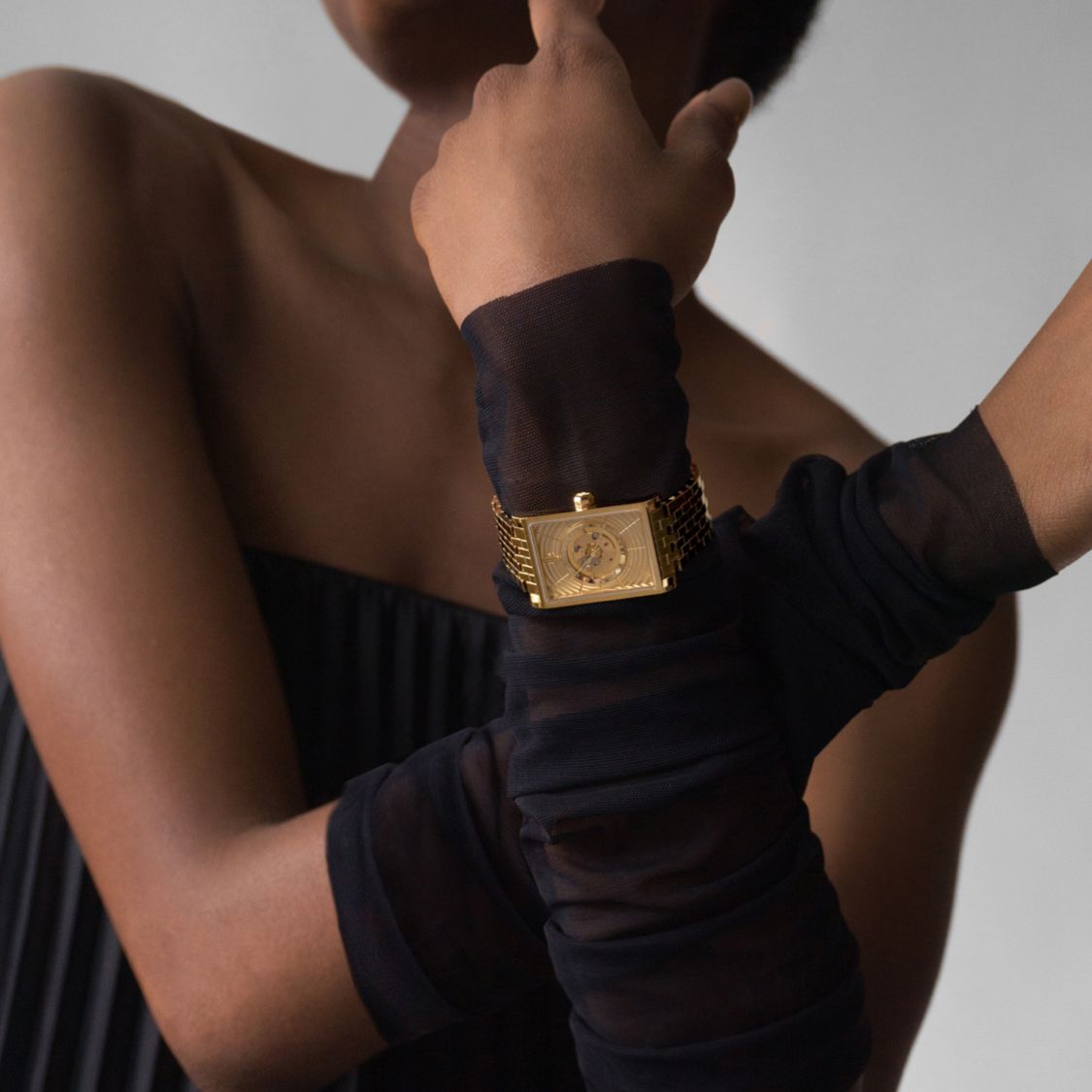 Best Rectangular Watches for Women: Trending Ladies Timepieces