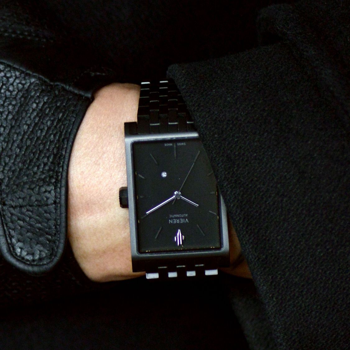 How to Style Men’s Rectangular Watches for Any Occasion